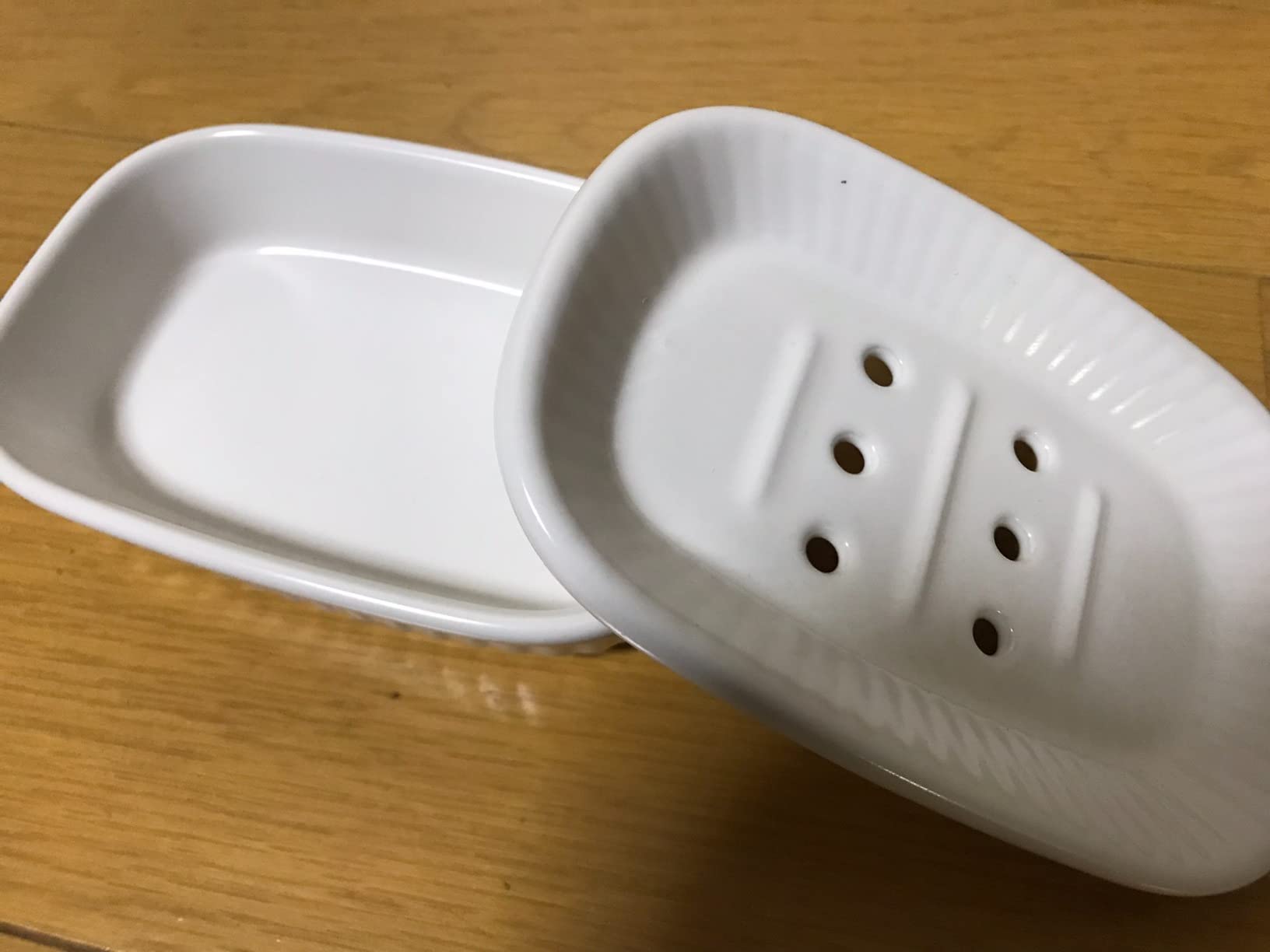 Amazon｜Umlaca ソープディッシュ 陶器 石鹸置き おしゃれ 石鹸ケース 2重構造 ソープトレー 石けん置き 可愛い 石鹸入れ セラミック せっけんおき バス用品 浴室 洗面所 お ...