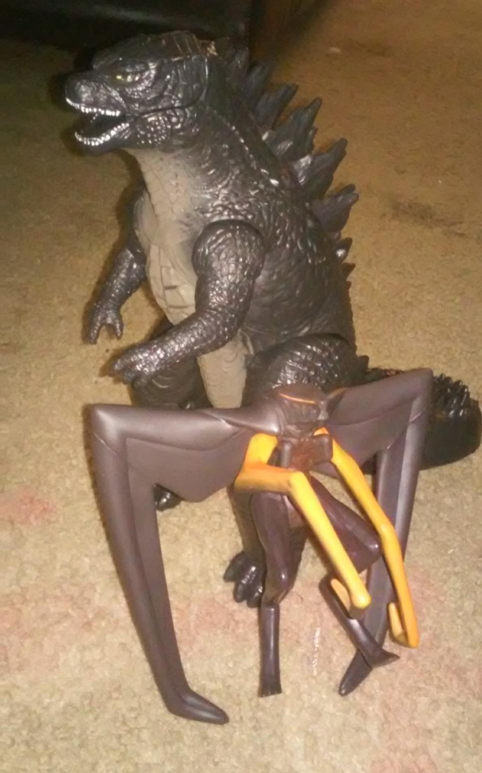 Amazon.com: Bandai JAPAN Movie Monster Series: MUTO : Toys & Games