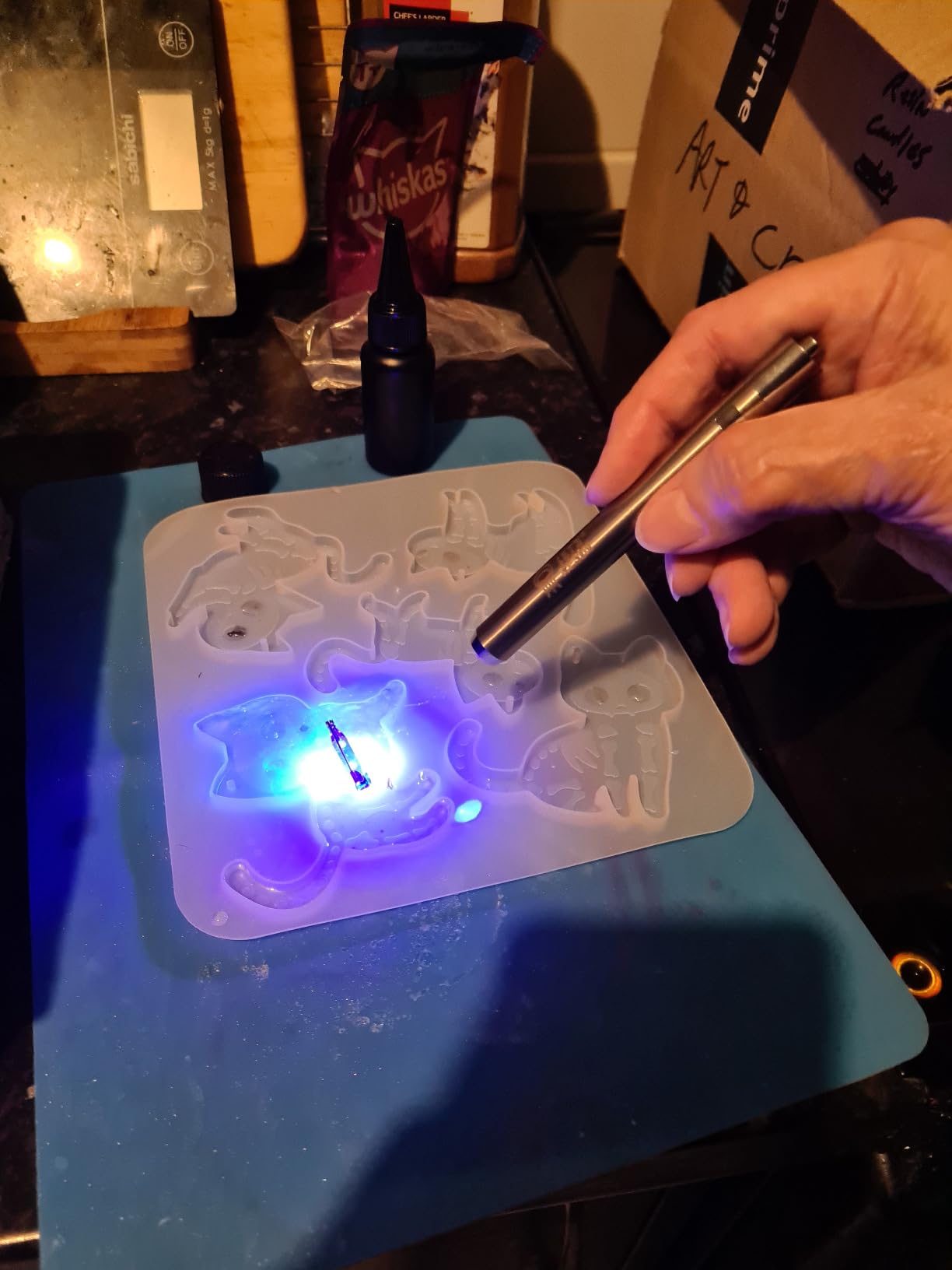 LET'S RESIN UV Resin Kit with Lamp, Bonding&Curing in Seconds, 30g UV ...