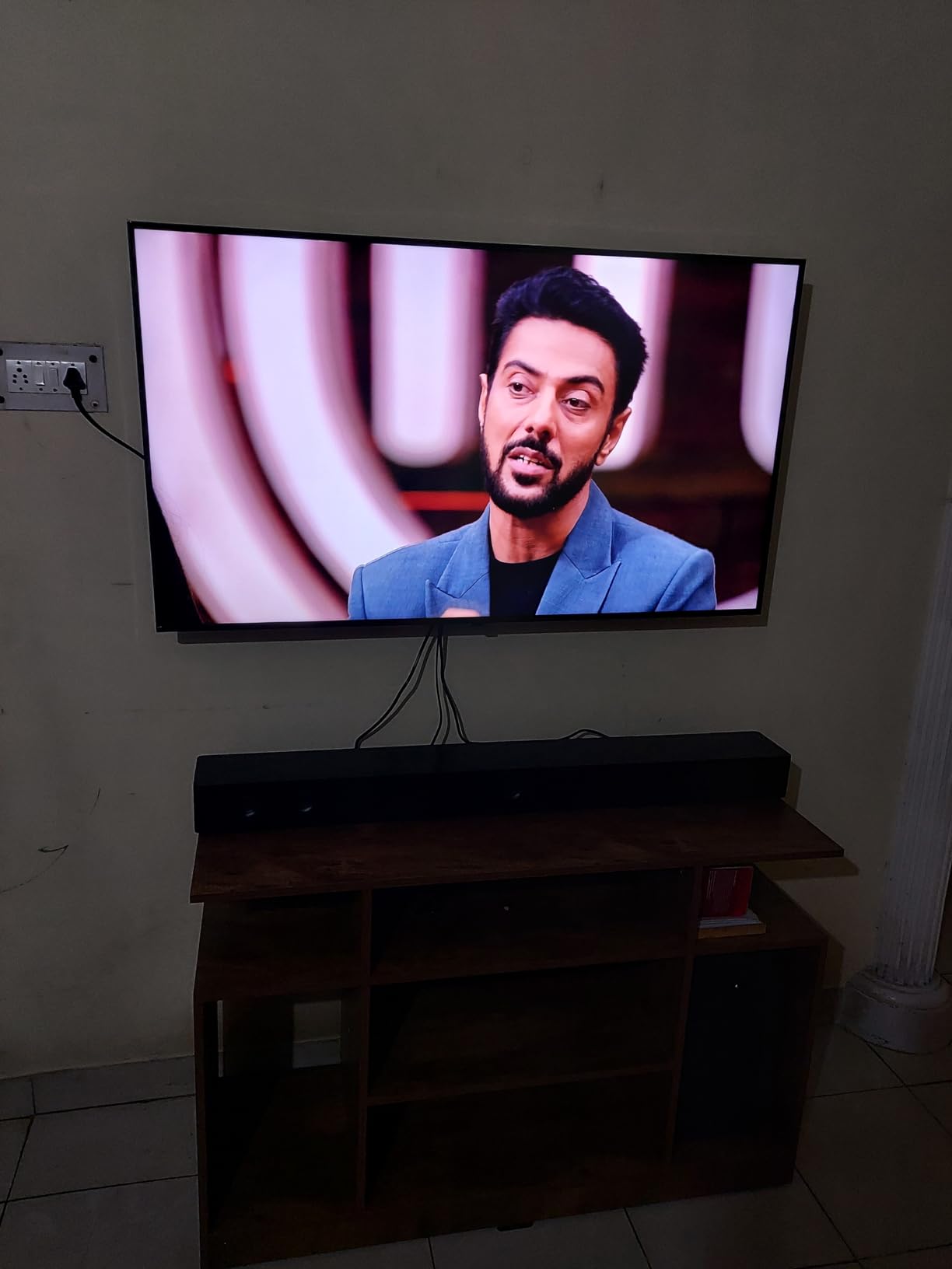 LG 139 cm (55 inches) 4K Ultra HD Smart LED TV 55UR7500PSC (Dark Iron ...