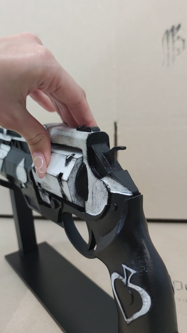 Watch Ace of Spades gun prop from Destiny 2. Cayde 6 hand cannon on ...