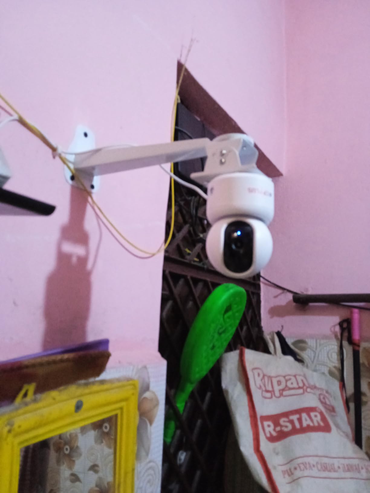 Buy Cameraman 90° Viewing Area Security Camera Stand Online at Low ...