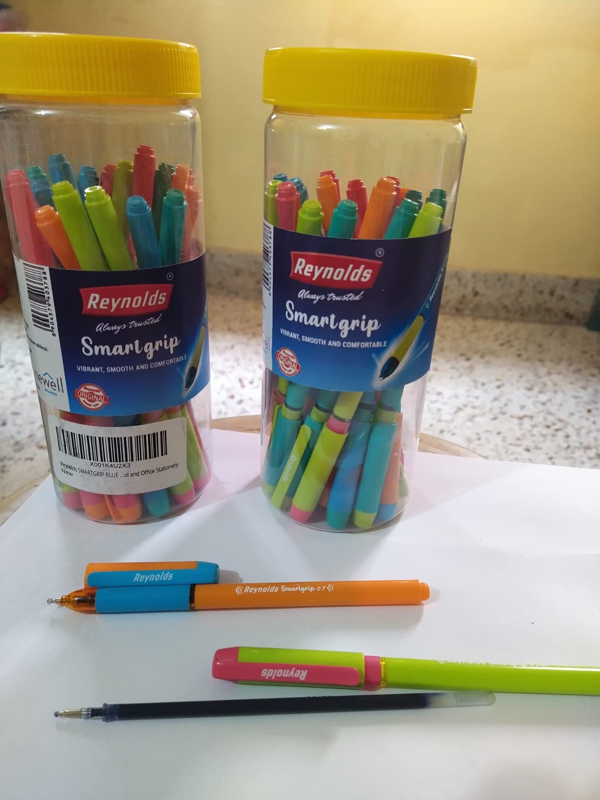 Reynolds SMARTGRIP BLUE 20 CT JAR | Ball Point Pen Set With Comfortable ...