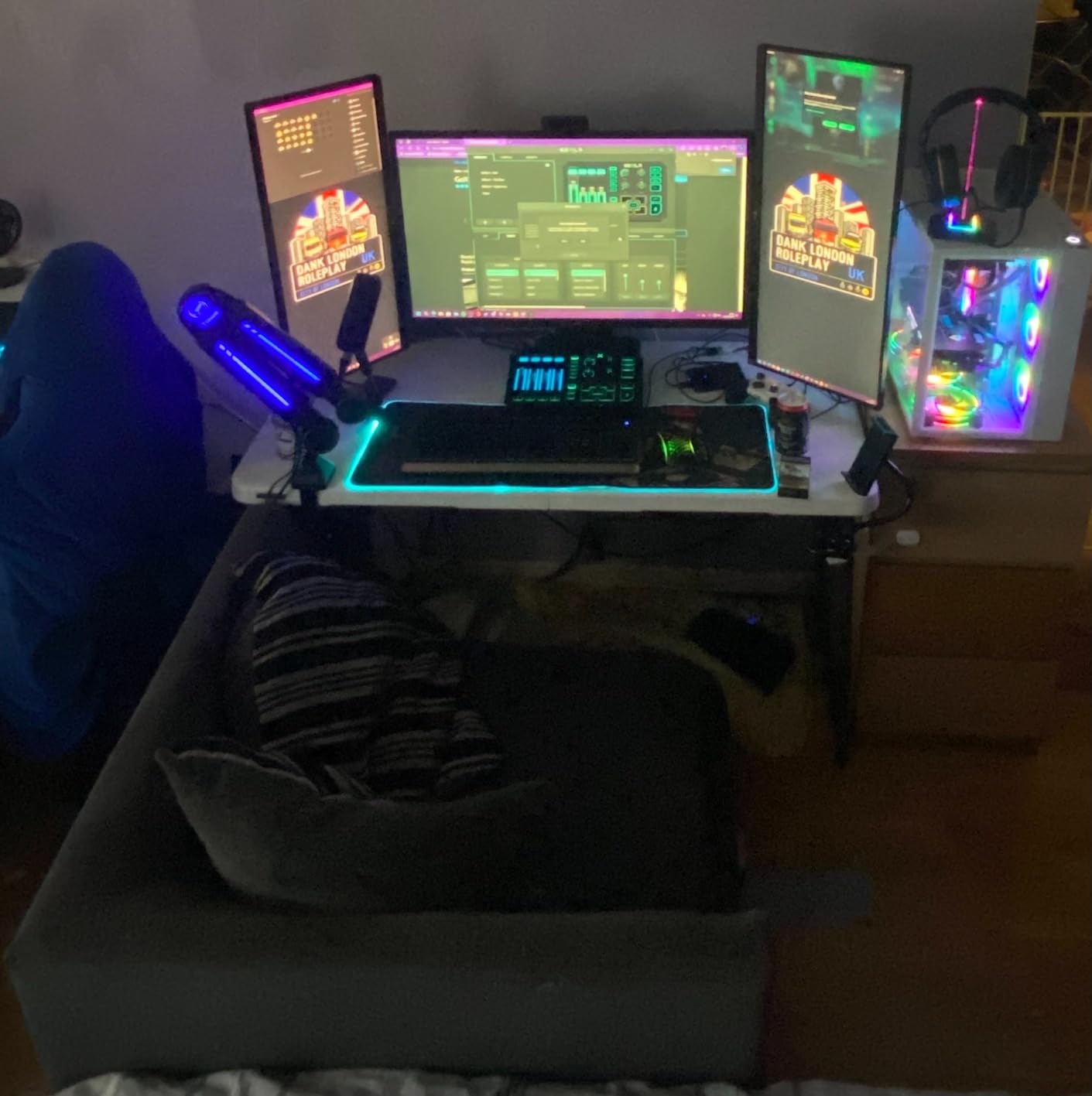 RGB Microphone Boom Arm, TONOR Gaming Mic Stand Streaming Mic Arm for ...