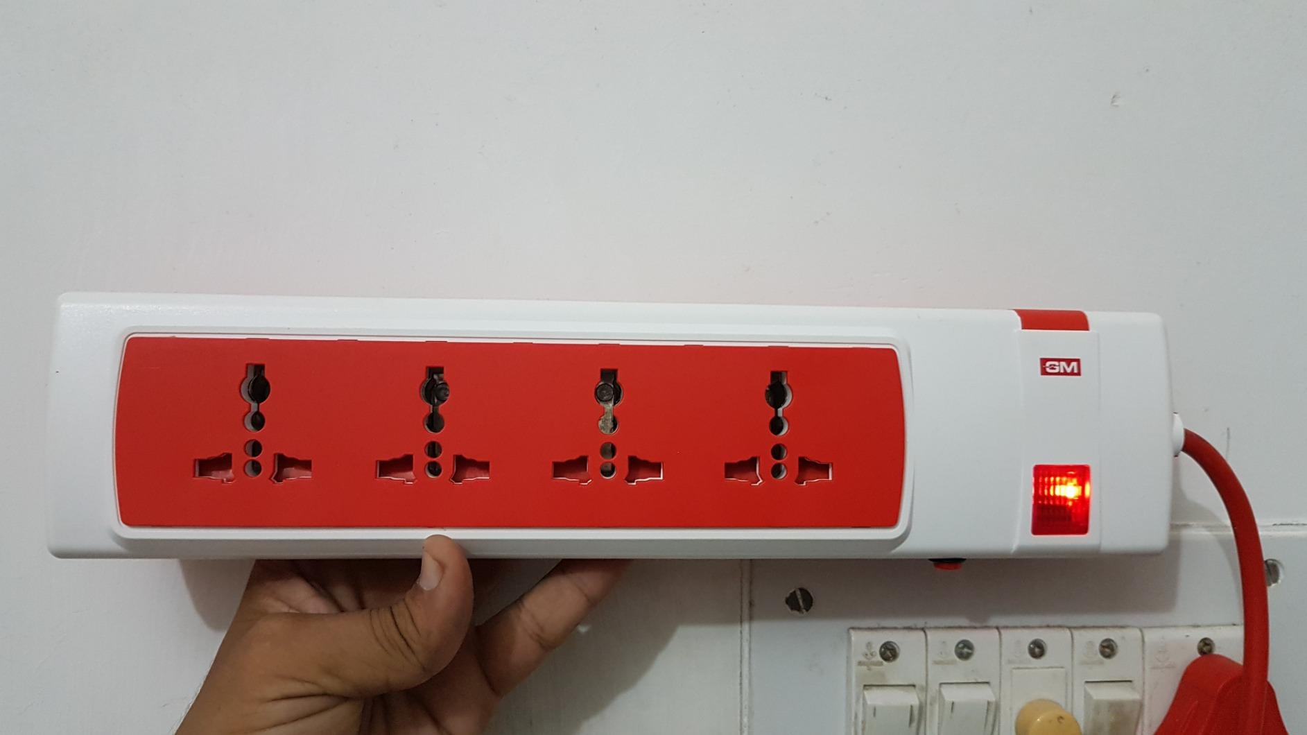 GM Modular 3058 G‑Power 4+1 Spike Guard with 4 International Sockets ...