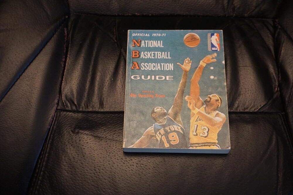 1970 1971 TSN THE SPORTING NEWS NBA BASKETBALL LEAGUE GUIDE WILT ...