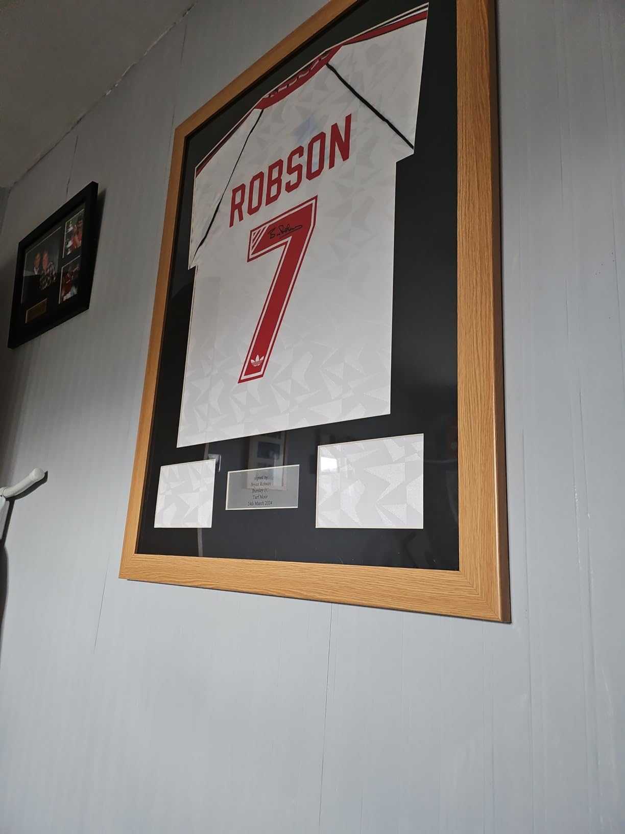 The Readymade Framing Co Frame For Any Signed Football Shirt Front or ...
