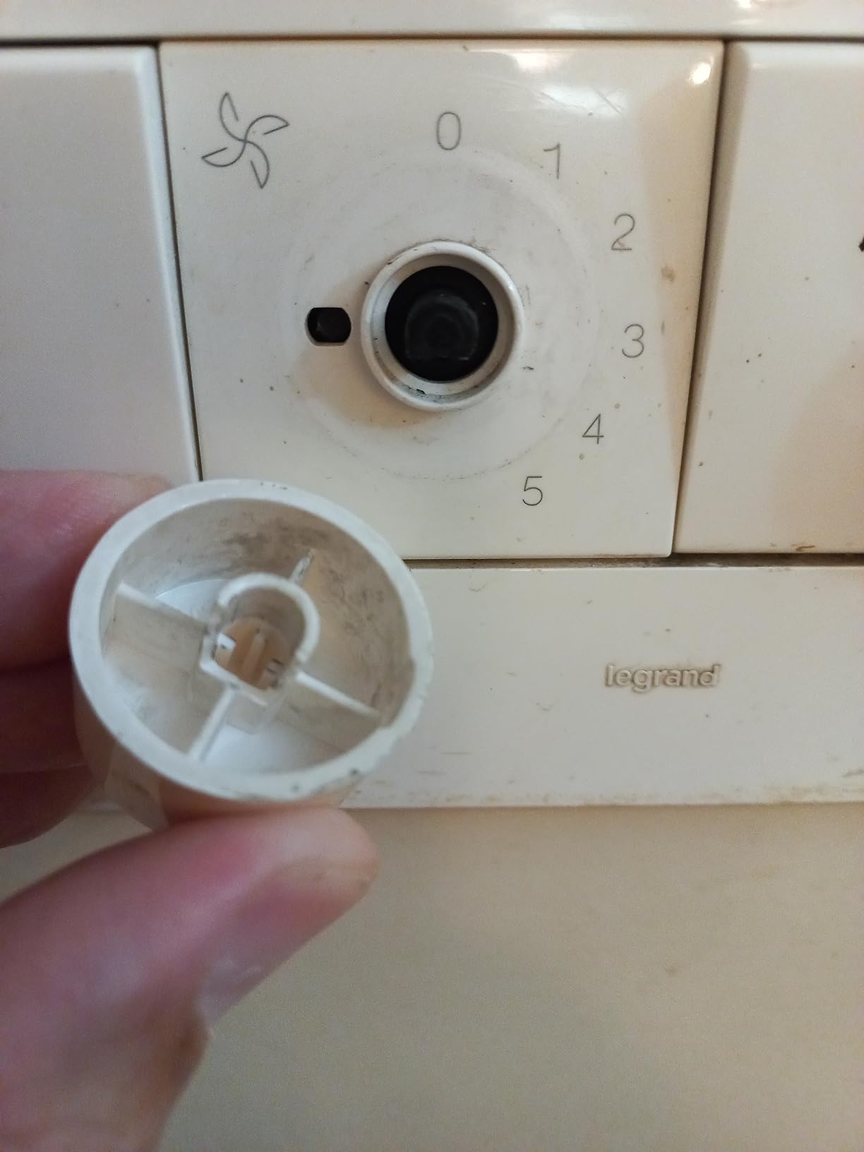 Legrand Myrius 100W Plastic Fan Regulator (White) : Amazon.in: Home ...