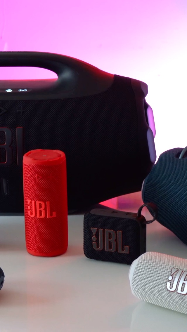 Watch JBL Clip 5 Vs Bose Soundlink Micro 2 - Short on Amazon Live