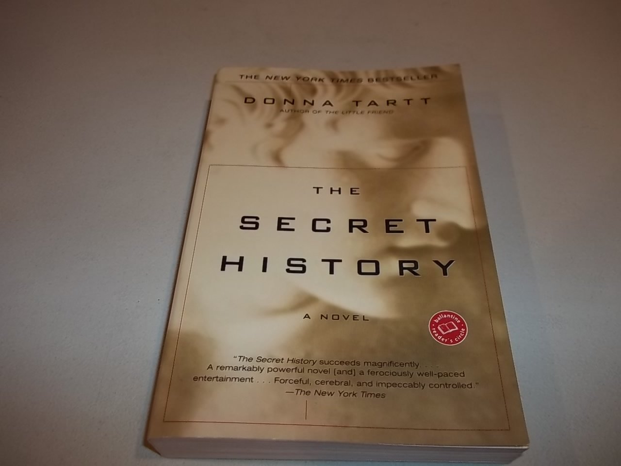 Amazon.com: The Secret History: 9780449911518: Tartt, Donna: Books
