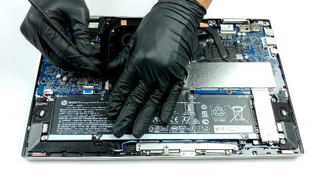 Watch HP Envy x360 15 ﹙15-ed0000﹚ - disassembly, upgrade options on ...