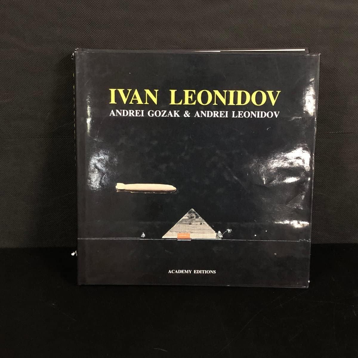 Amazon.co.jp: 『Ivan Leonidov: The Complete Works』 イワンレオニドフ作品集 ロシア構成主義建築 アンドレイゴザック 洋書 : おもちゃ