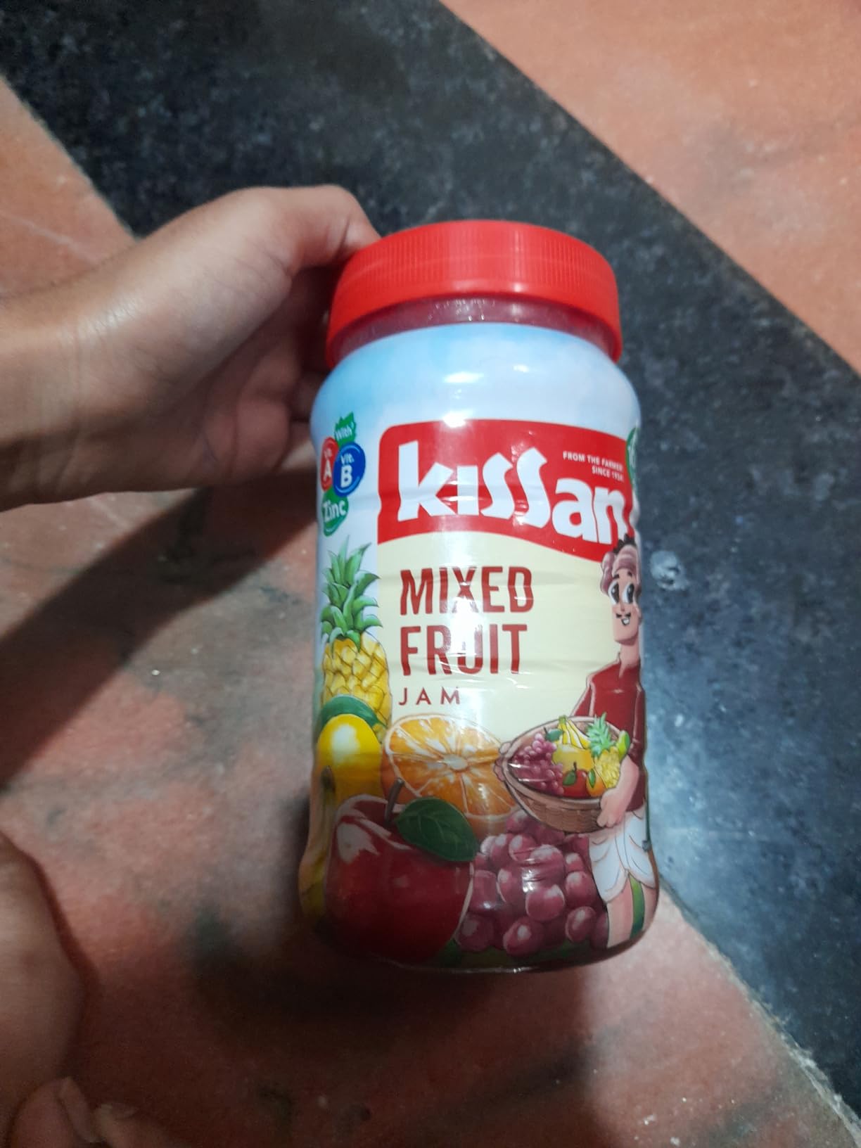 Kissan Mixed Fruit Jam 1 Kg Bottle, With Real Fruit Ingredients ...