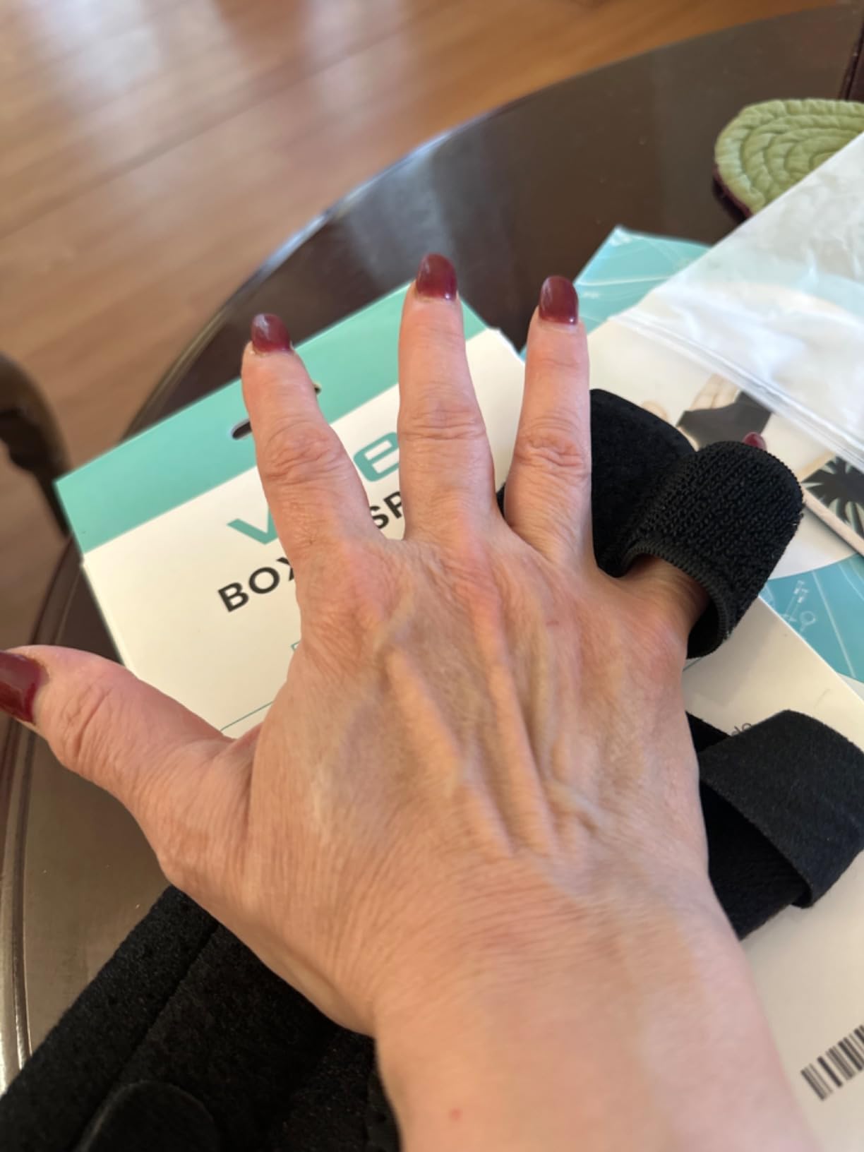 Amazon.com: Vive Boxer Finger Splint - Supports Pinky, Ring, Middle ...