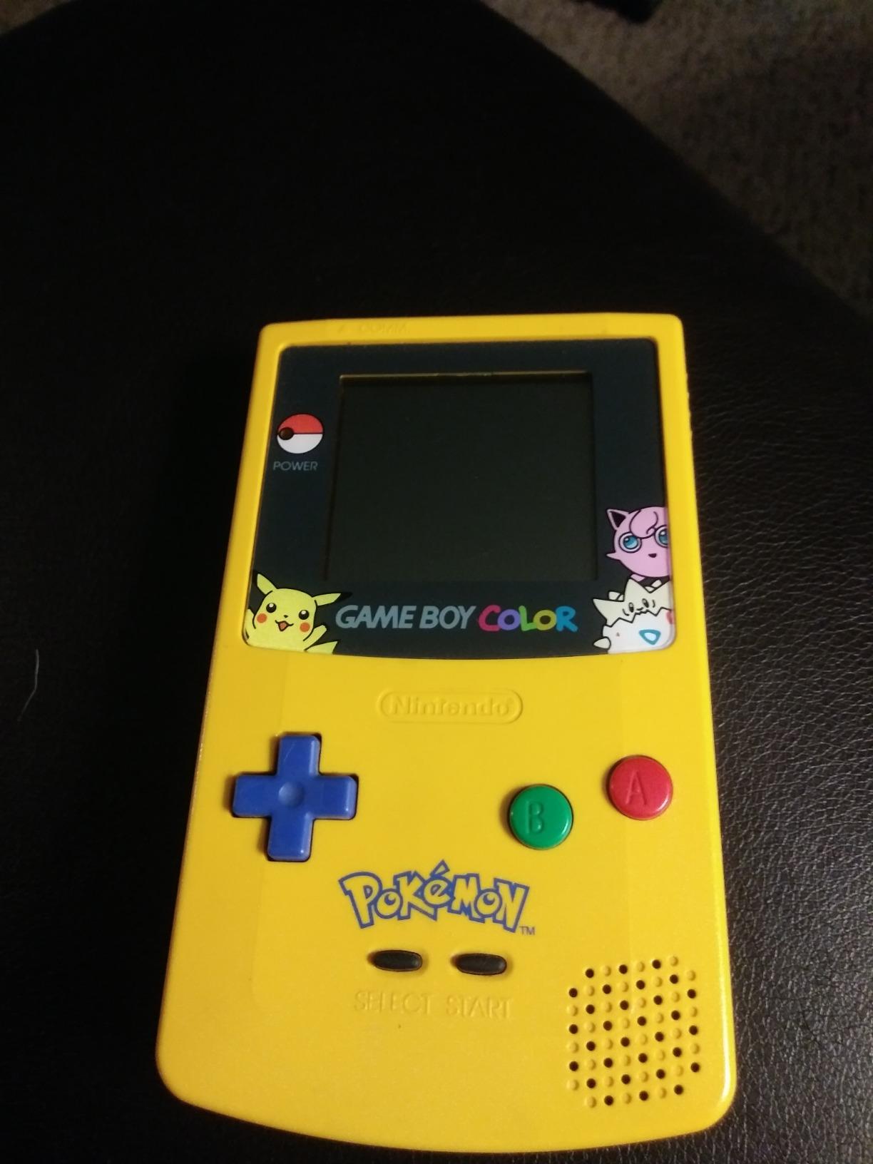 Amazon.com: Game Boy Color - Limited Pokemon Edition - Yellow ...
