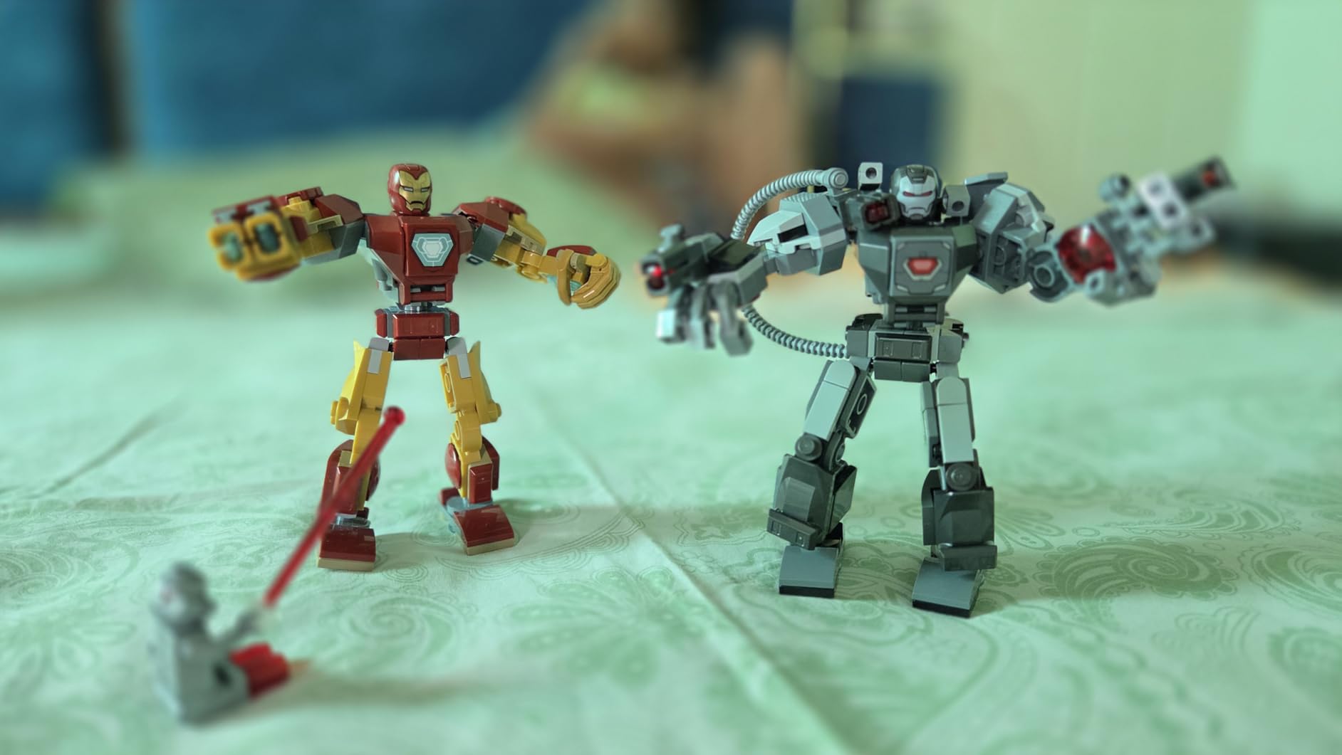LEGO Marvel Iron Man Mech vs. Ultron Buildable Super Hero Figure ...