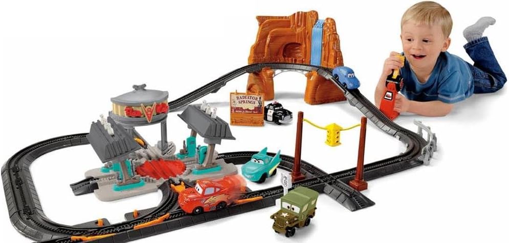 Fisher-Price GeoTrax Disney Pixar Cars Mega Set : Amazon.com.mx ...