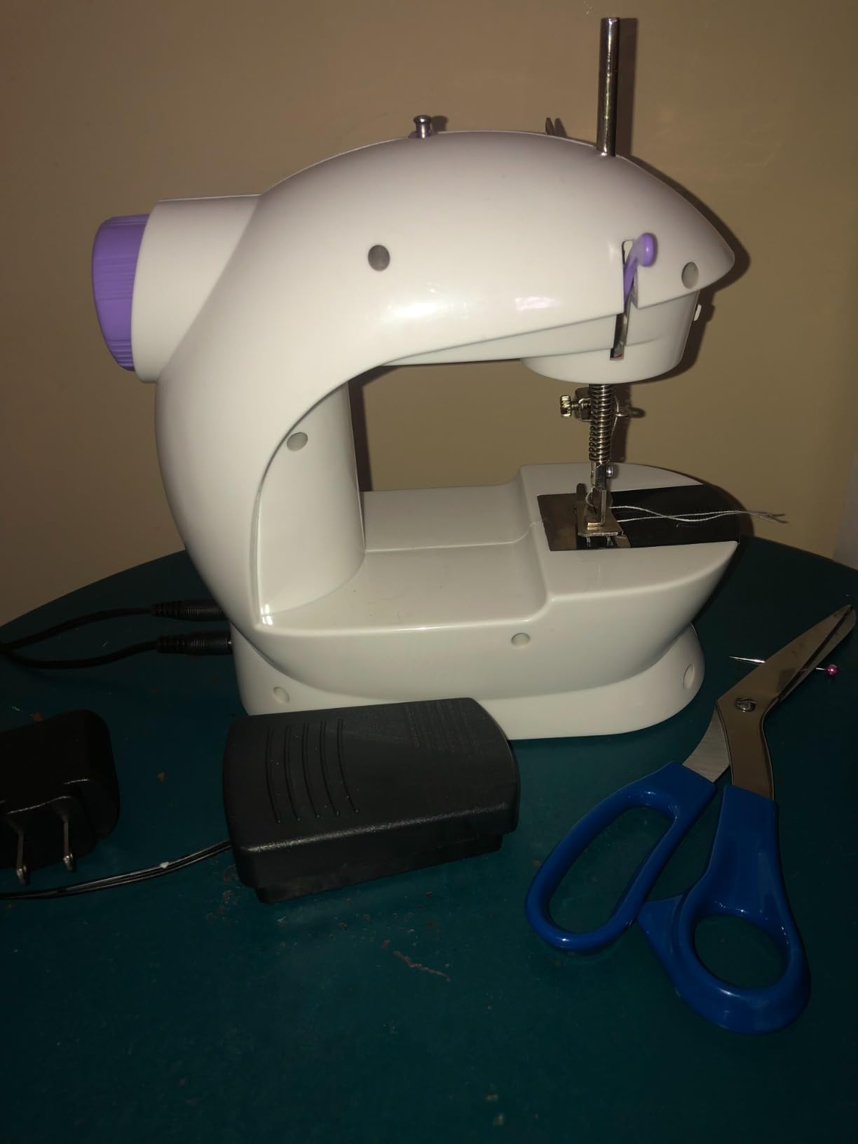 Amazon.com: Portable Sewing Machine with Extension Table and Light,Mini ...