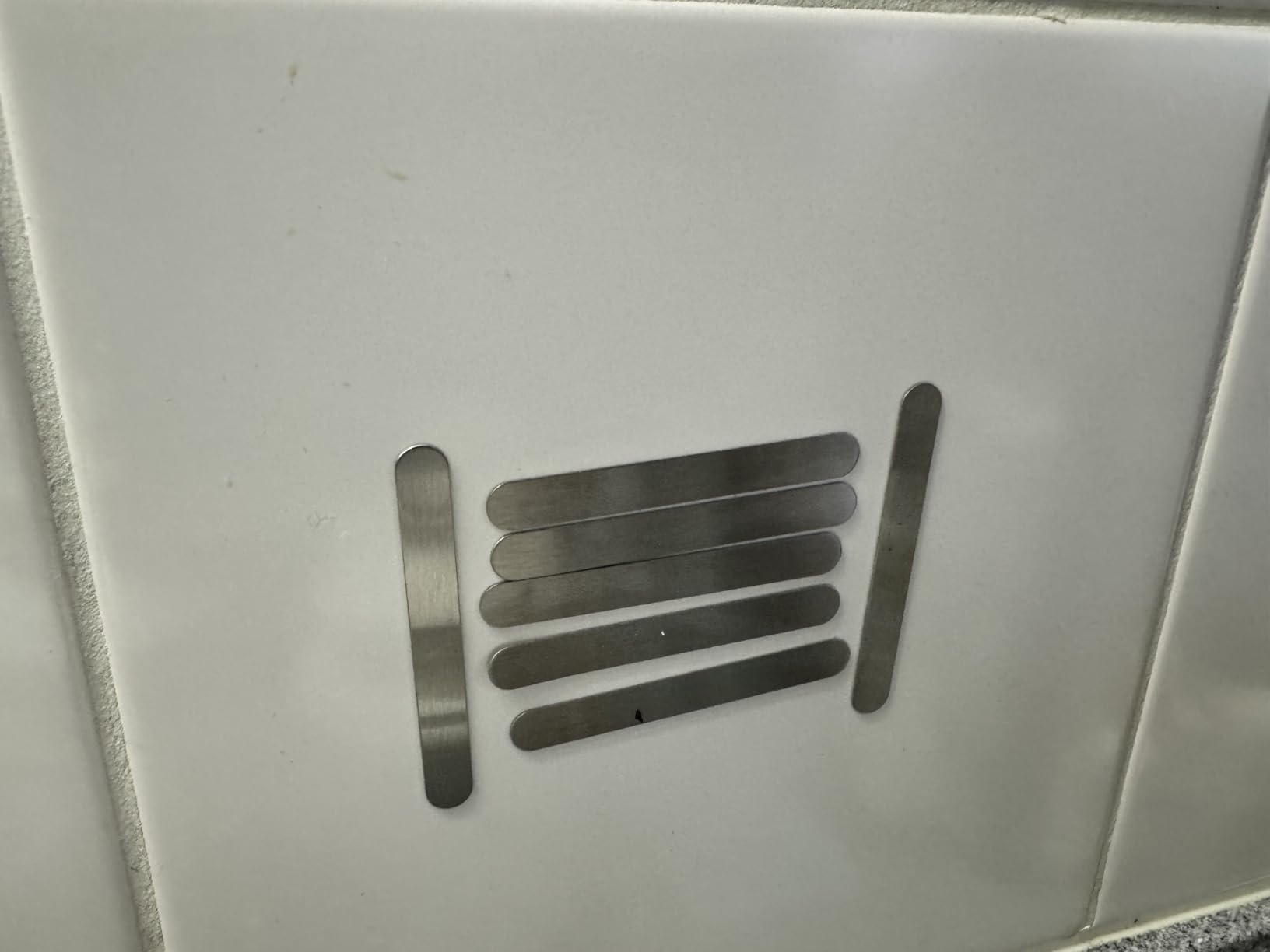 Amazon.co.jp: Mesanda スチールシート 金属プレート 強力 チールシート マグネット 10枚65mm×8mm シール 強力 薄型 細長い 鉄板 金属プレート 両面テープ付き ...