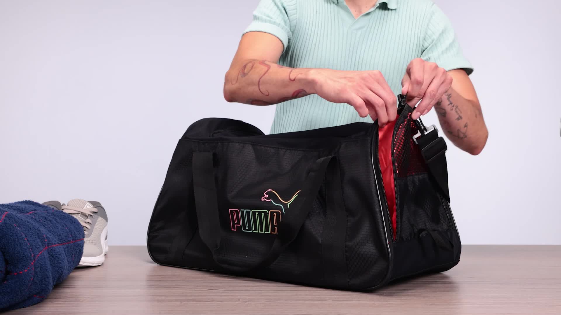 Snapklik.com : PUMA Womens Evercat No 1 Logo Duffel Bags