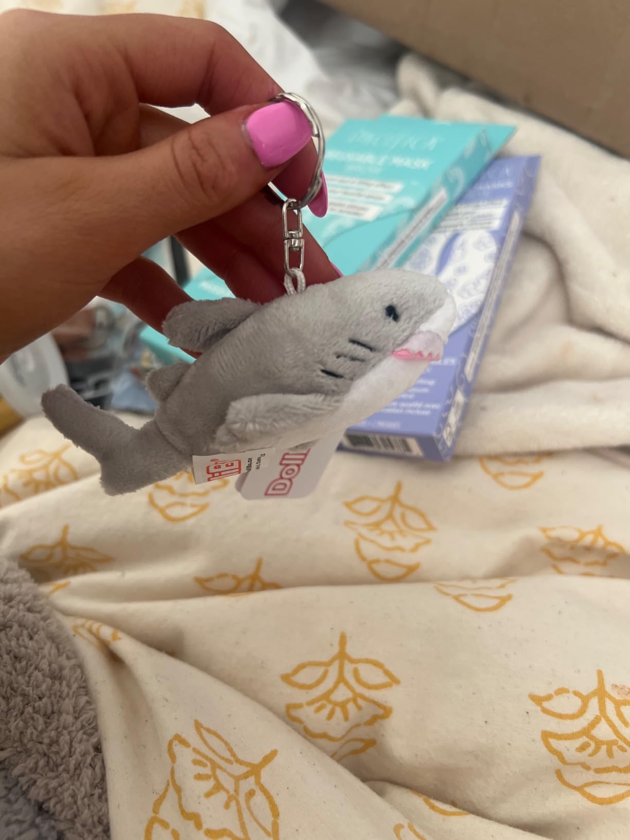 Amazon.com: Puzzled Shark Plush Keychain Stuffed Animal Toy - Soft Fur ...