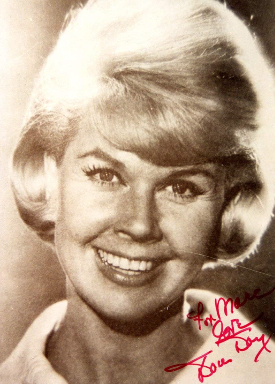 Amazon.com: Doris Day (+) ACTRESS autograph, signed photograph : Sports ...