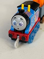 Amazon.com: Thomas & Friends Diecast Toy Train, Shivery Delivery Sandy ...