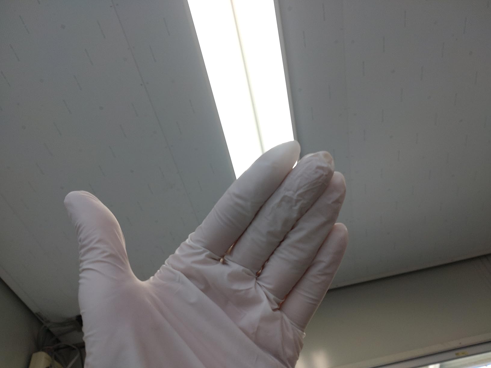 Amazon.co.jp: [DAISSHO] 使い捨て手袋 ニトリル手袋【食品衛生法適合】 ニトリルゴムグローブ 白 ホワイト パウダーフリー 100枚入 Mサイズ (1箱（100枚×1箱 ...