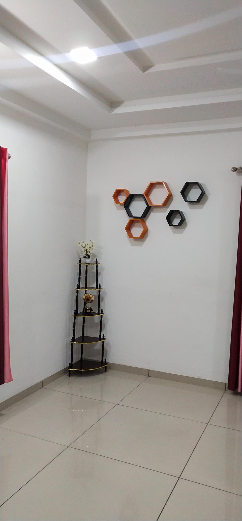 FABULO Hexagon Shape Wall Shelves for Display Storage Unit - Set of 6 ...