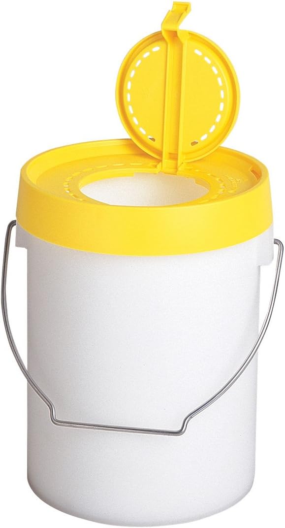 Amazon.com : Plano 8-Quart Bait Bucket : Fishing Tackle Boxes : Sports ...