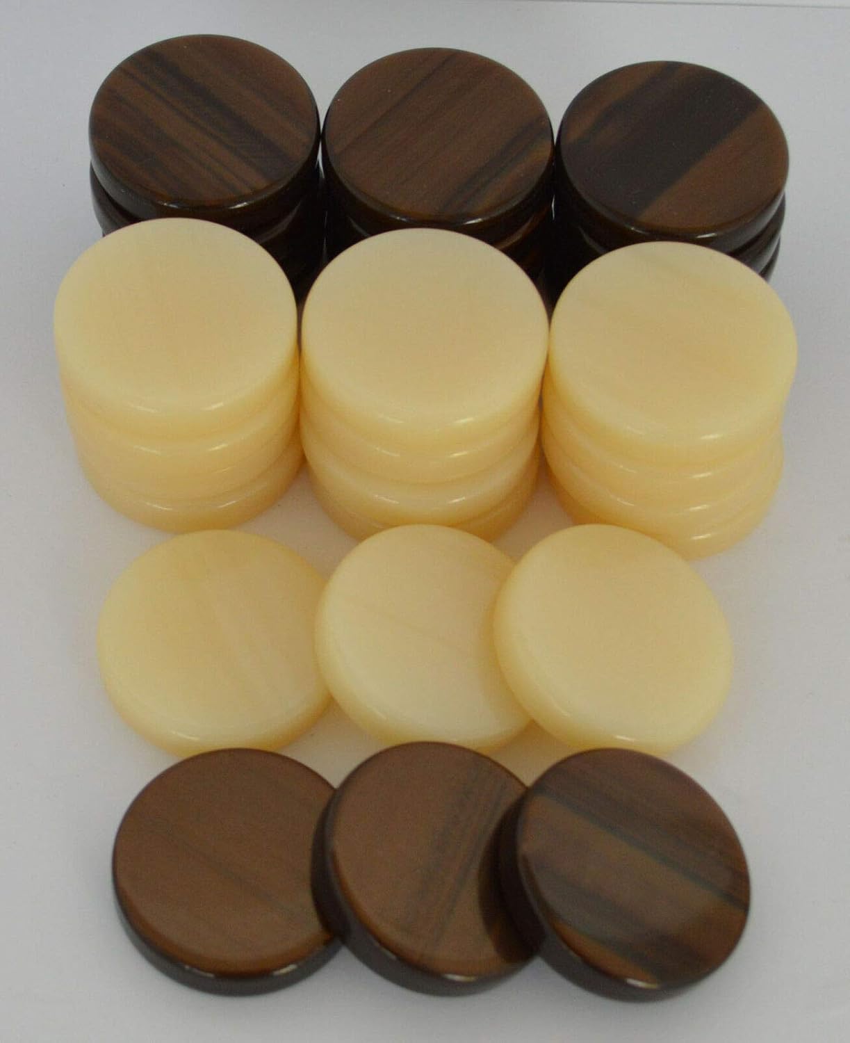 Amazon.com: Manopoulos 30 Acrylic Backgammon Checkers - Chips Brown ...