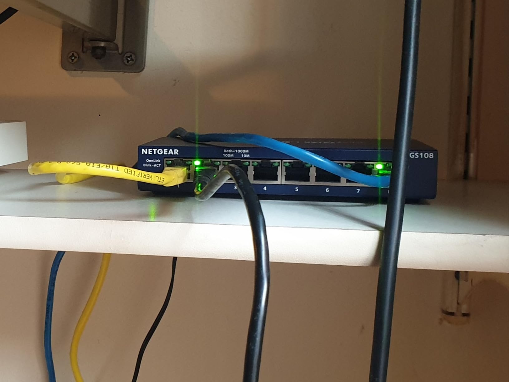 NETGEAR GS108 ProSafe 8-Port Gigabit Switch, Blue: Network Switches ...