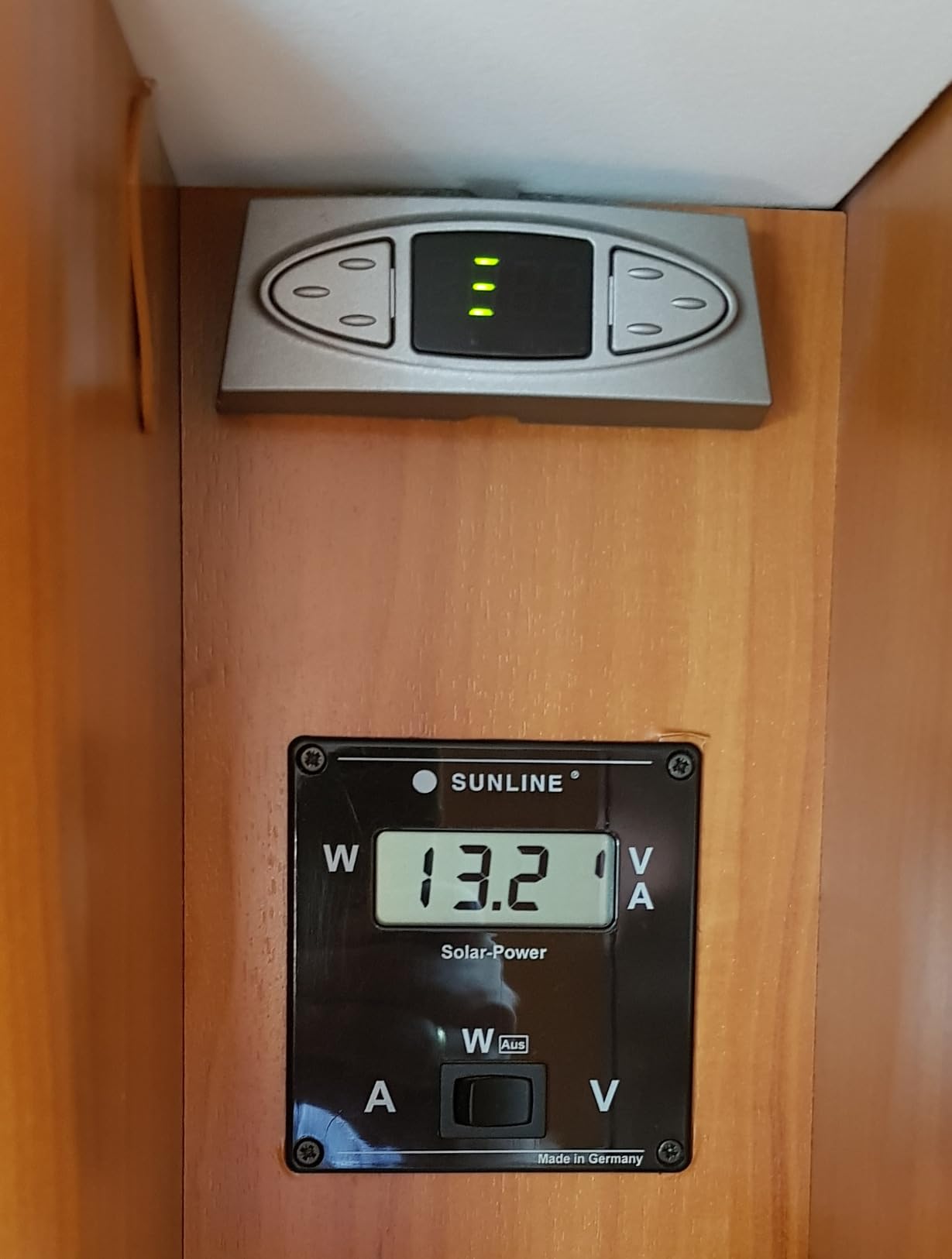 Votronic LCD-Solar-Computer S für MPP- und SR- Serie : Amazon.de ...