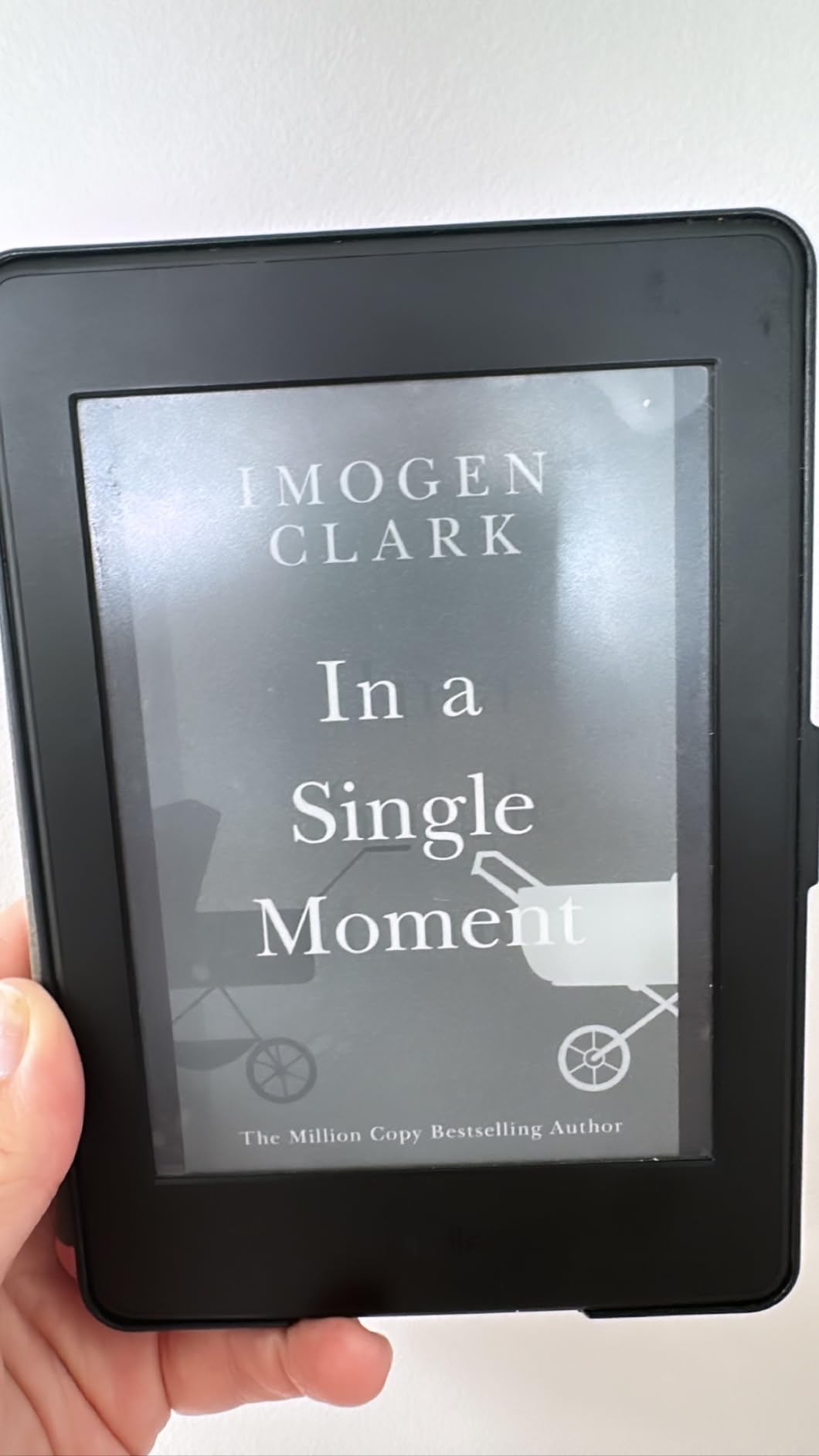 In a Single Moment eBook : Clark, Imogen: Amazon.com.au: Kindle Store
