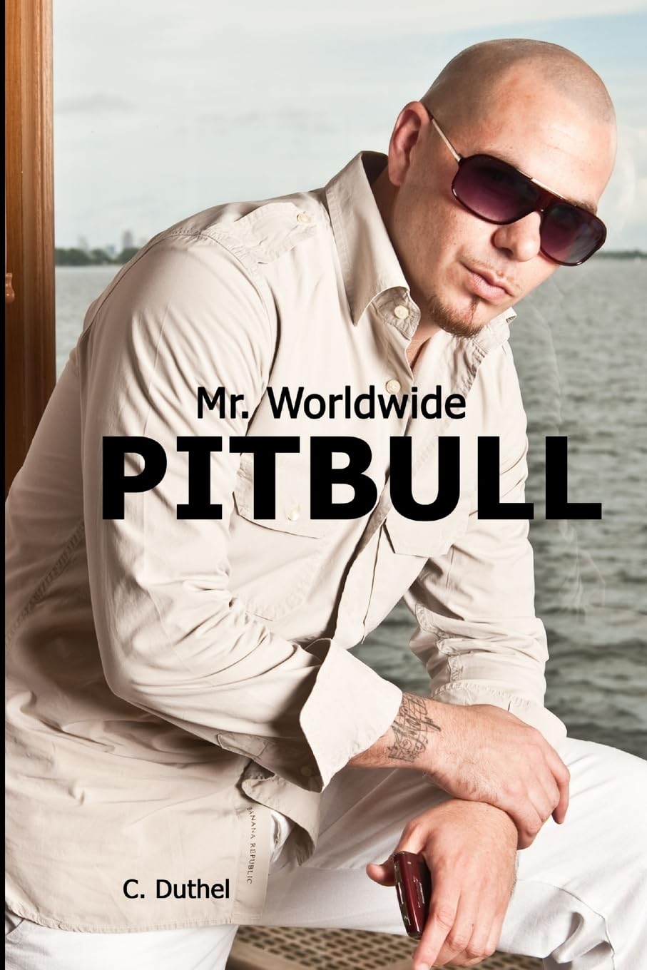 Fiacla Rapper Pitbull Pitbull Thanks Thousands Of Fans Who Attend His