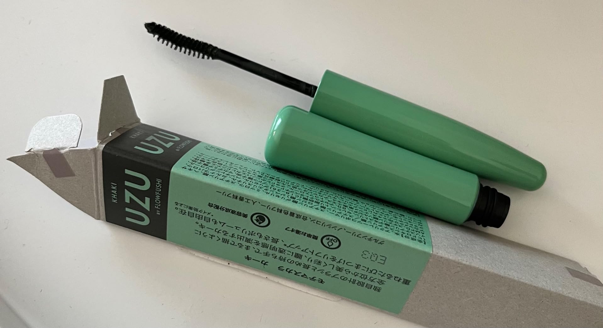 Amazon | UZU モテマスカラ [カーキ] まつげ美容液マスカラ 耐水性 お湯オフ グルテンフリー ノンシリコン 合成着色料フリー 人工香料フリー | UZU | マスカラ 通販