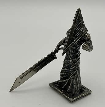 Amazon.co.jp: Silent Hill 2 Red Pyramid Thing Triangle Head Metal ...