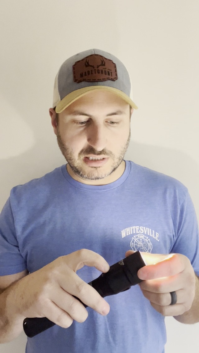 Watch Incredible flashlight for emergencies and first responders on ...