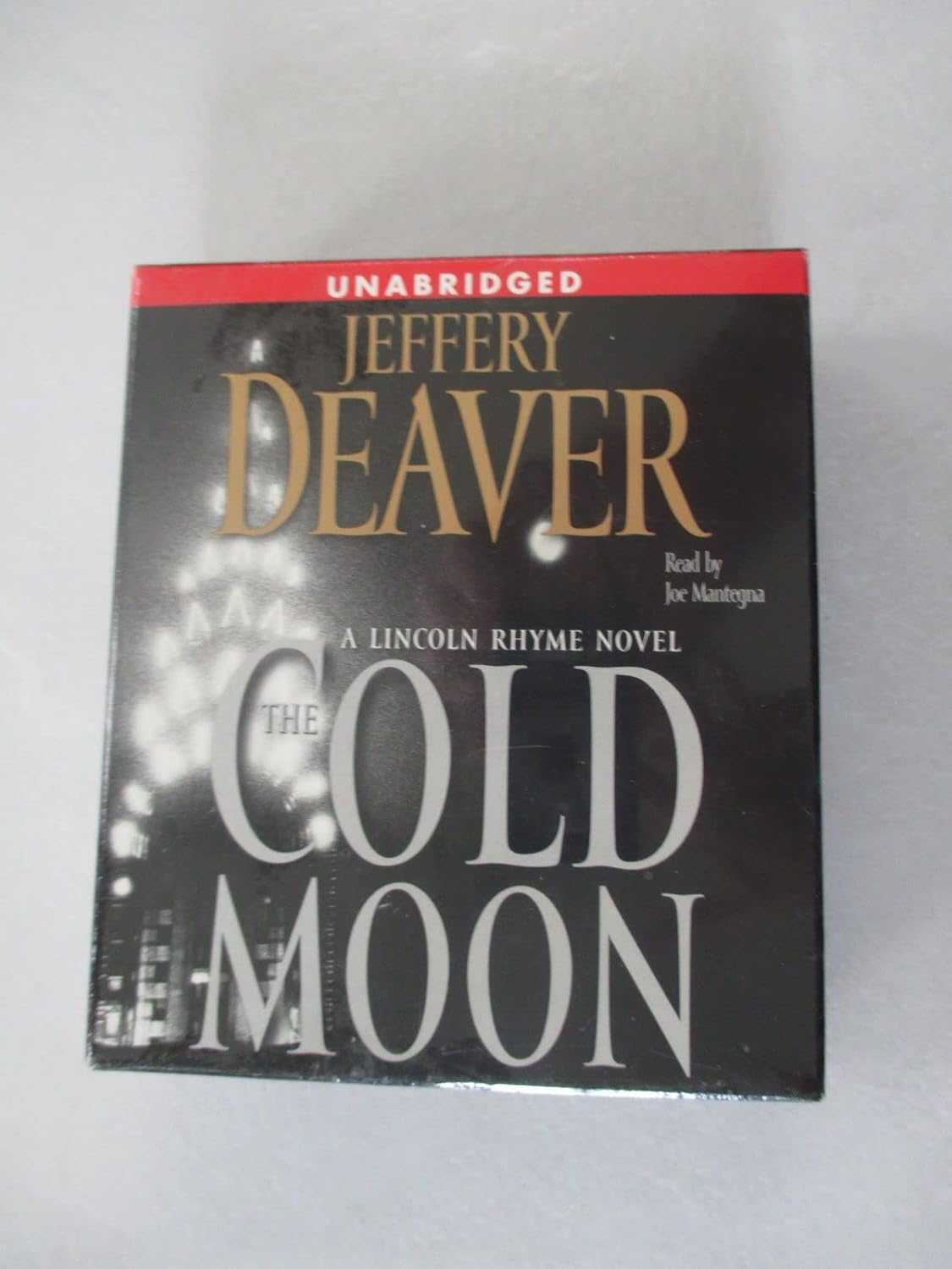 Amazon.com: The Cold Moon: A Lincoln Rhyme Novel: 9780743552684: Deaver ...