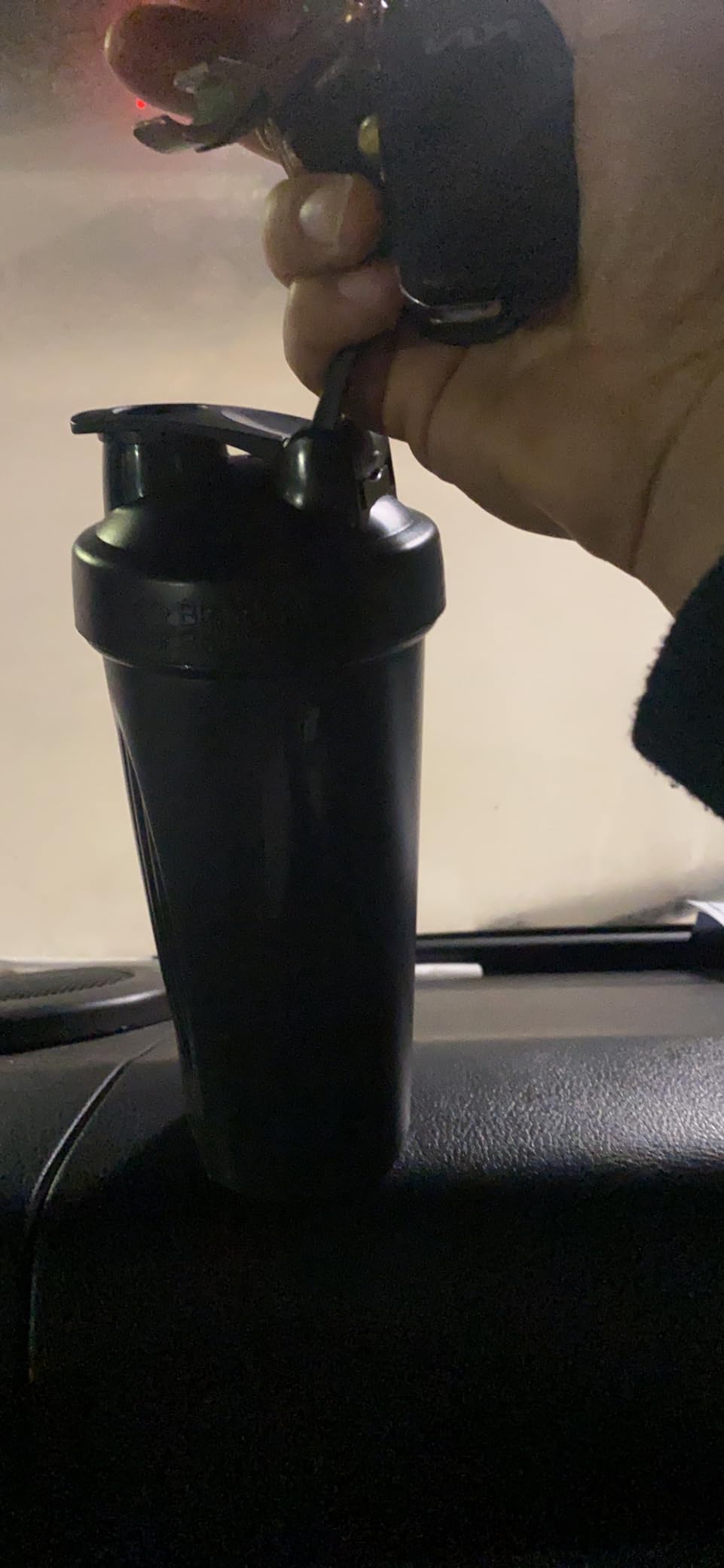 BlenderBottle Classic Loop Top Shaker Bottle, Full Color Black, 28 ...