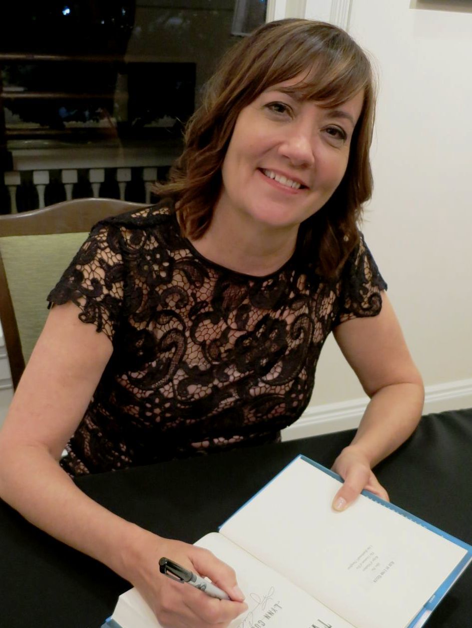 Amazon.com: Lynn Cullen: books, biography, latest update