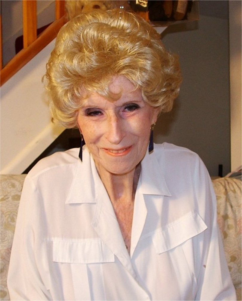 Amazon.co.uk: Angela Halliday: books, biography, latest update