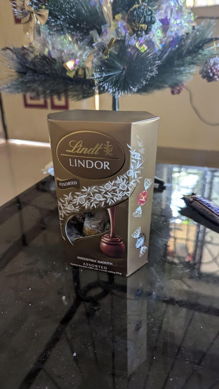 Lindt Lindor Assorted Silver Limited Edition, 200g : Amazon.in: Grocery ...