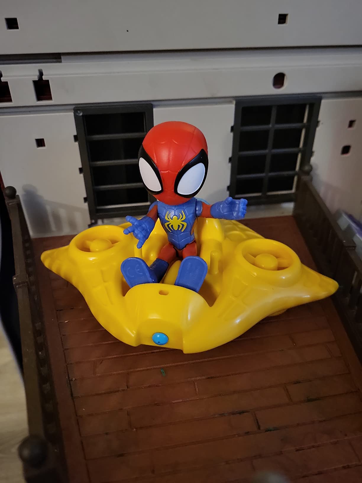 Amazon.com: Marvel Spidey and His Amazing Friends Spidey Water Web Raft ...