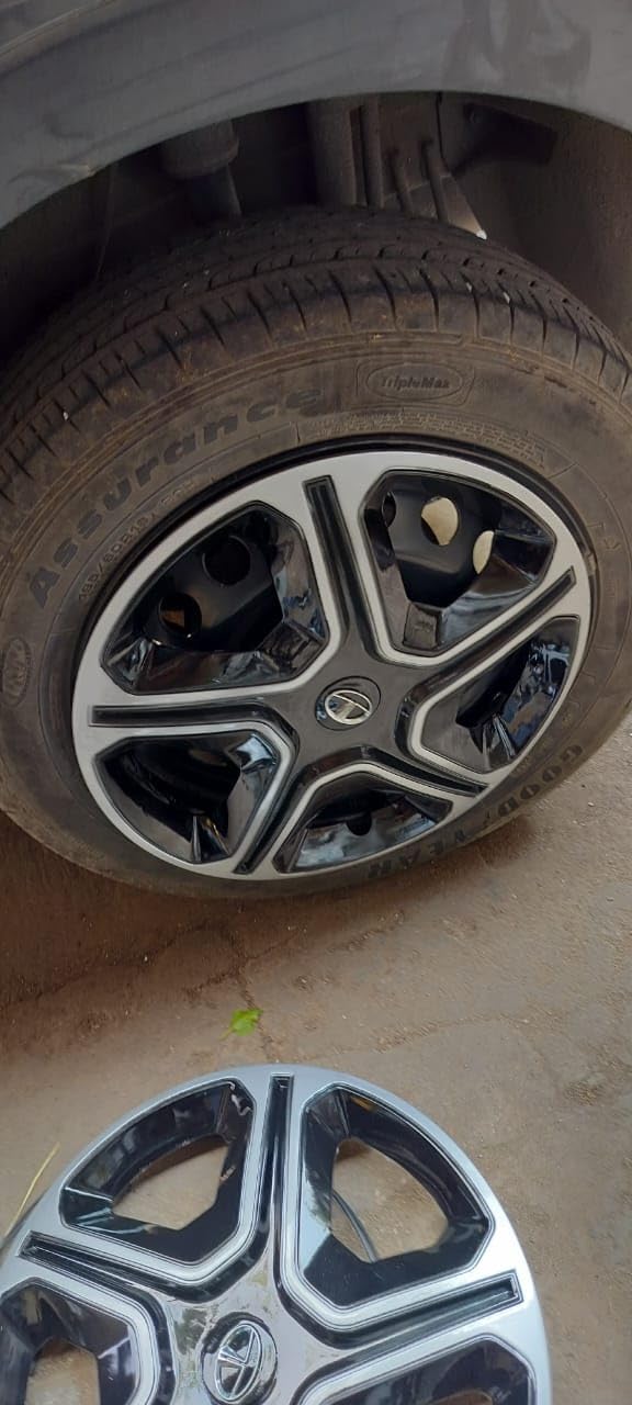 Modified Autos 16-Inch Wheel Covers for TATA Nexon Black and Silver ...