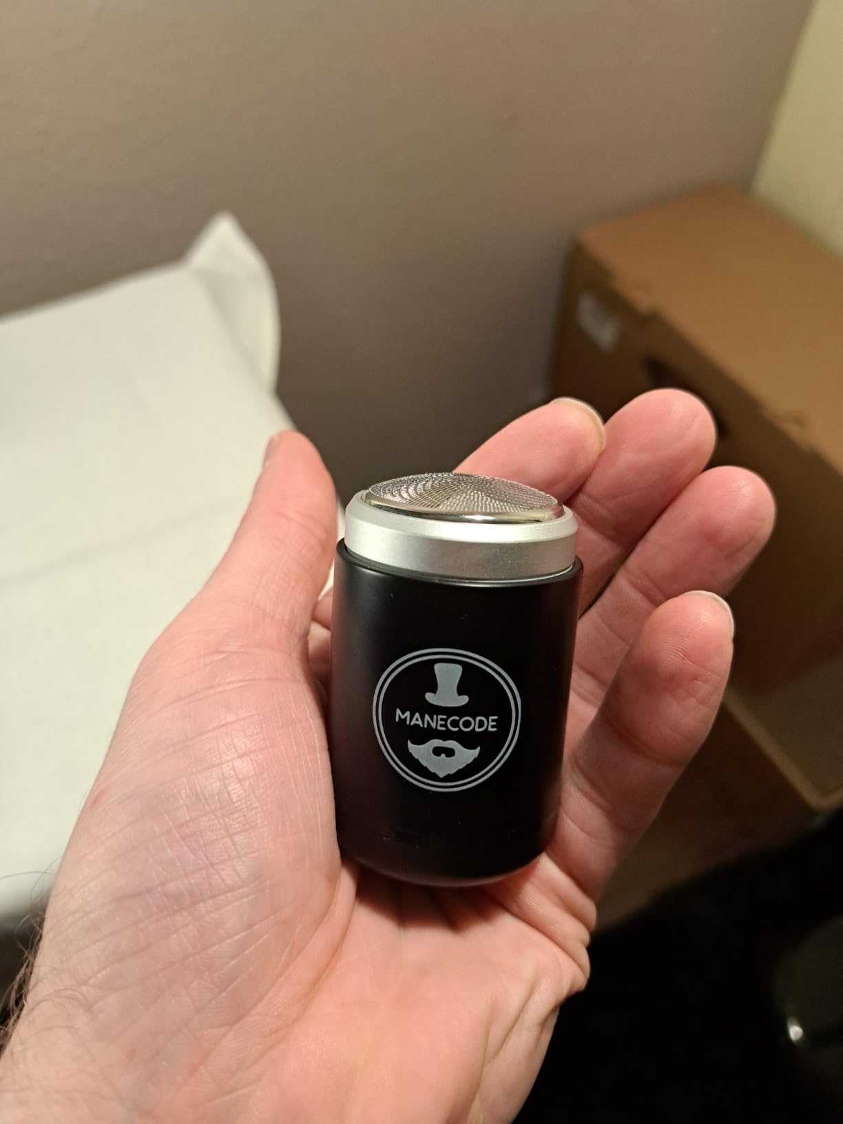 Amazon.com: Rechargeable Mini Portable Electric Shaver - Pocket Size ...