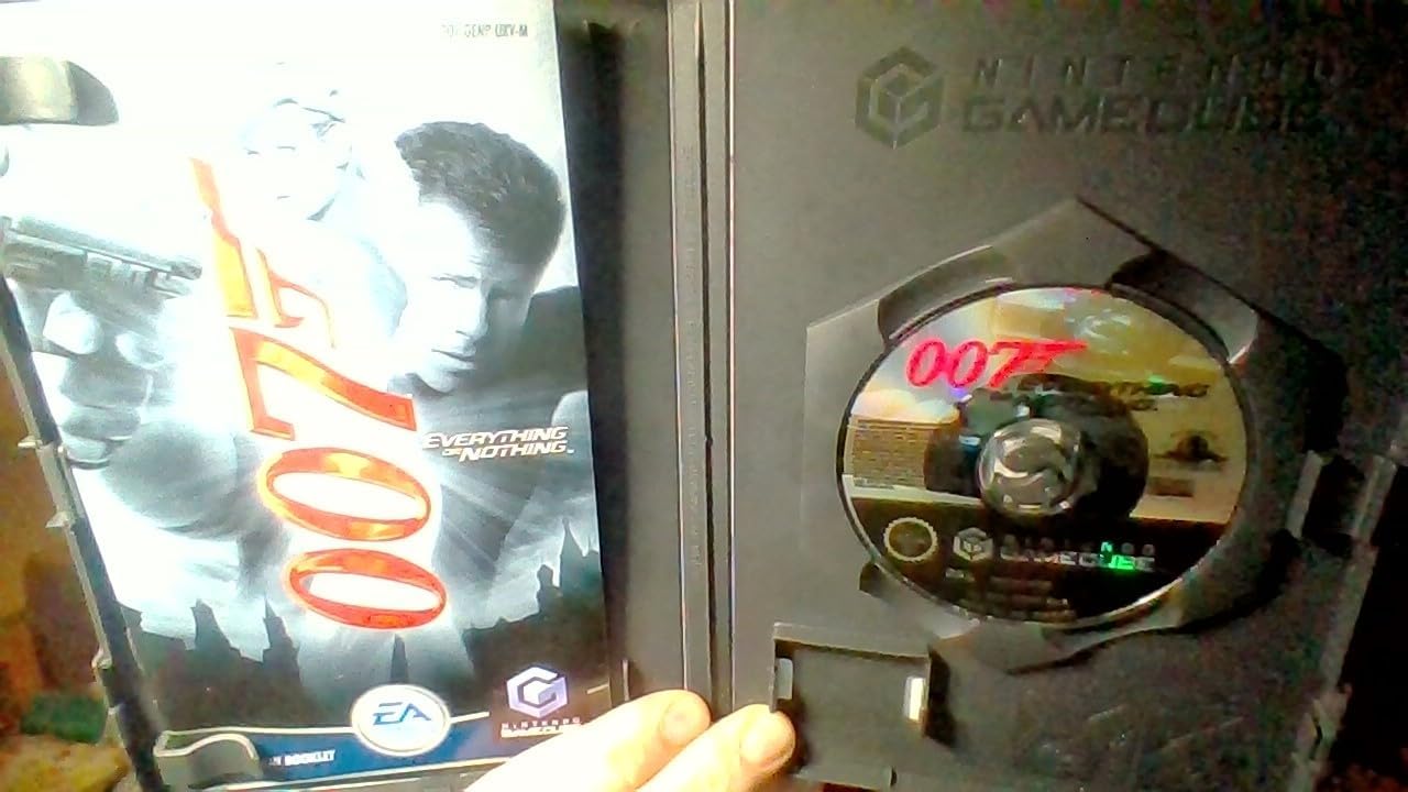 James Bond 007: Everything or Nothing (GameCube) : Amazon.co.uk: PC ...