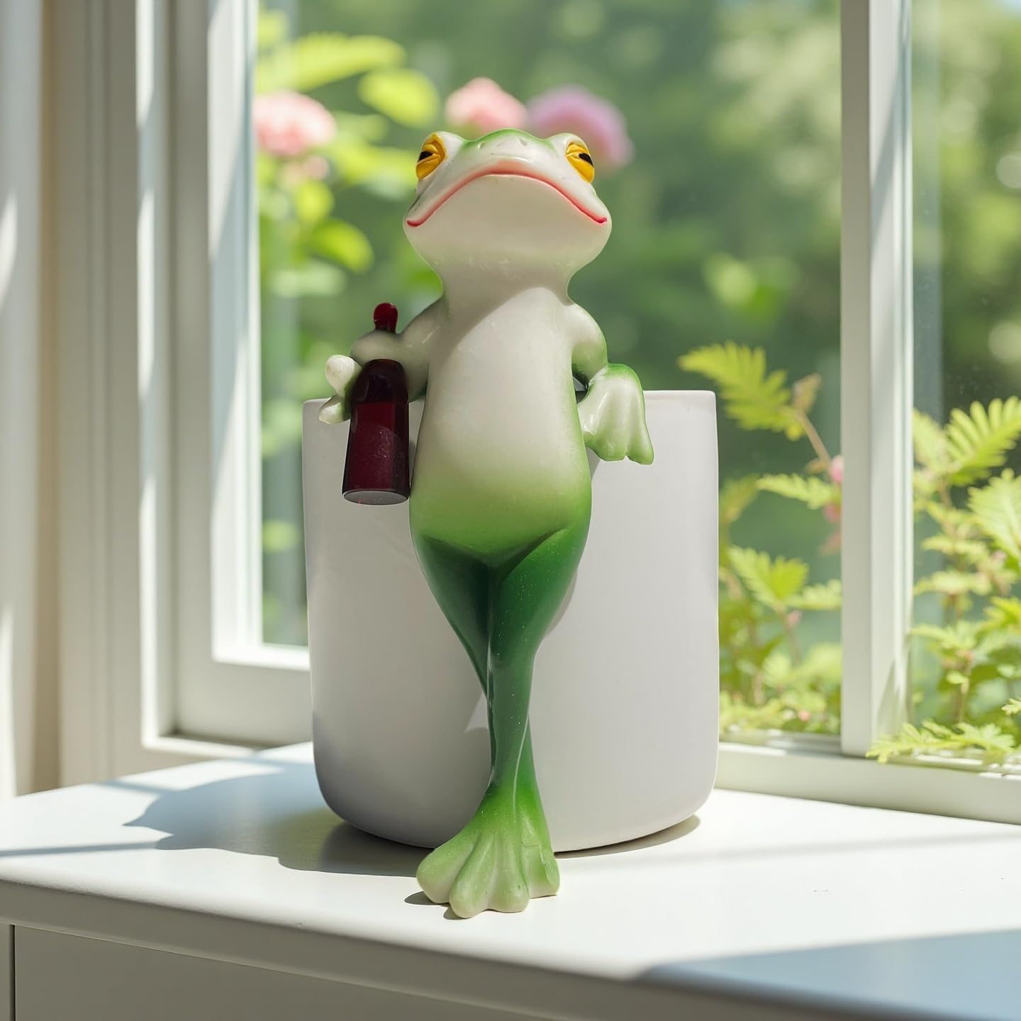Amazon.com: JARPSIRY Funny Drinking Frog Statue Flower Pot Hugger Resin ...