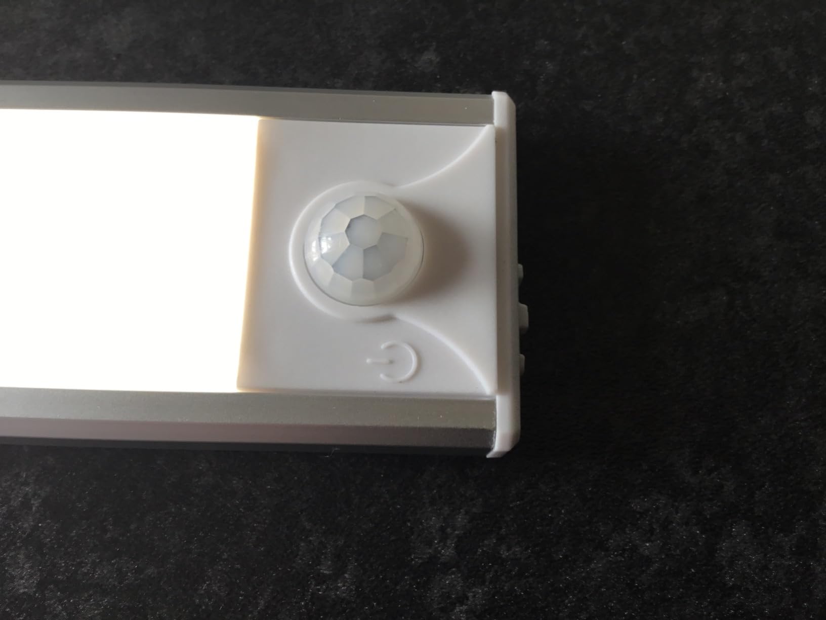 NUODIFAN LED Motion Sensor Light Indoor,Under Cabinet Kitchen Lights ...