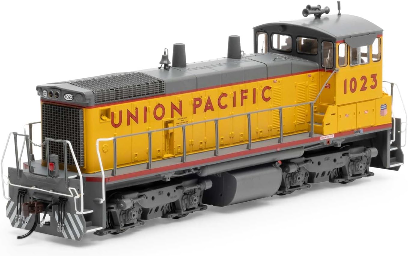 Amazon.com: Athearn HO SW1500 w/DCC & Sound Union Pacific #1023 ...